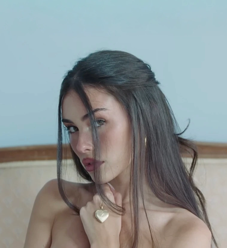 Locket Gallery Madison Beer Wiki Fandom