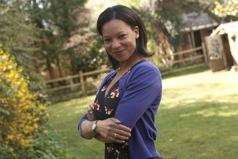 Tricia Sherwood | Wiki Magos vs Alienígenas | Fandom