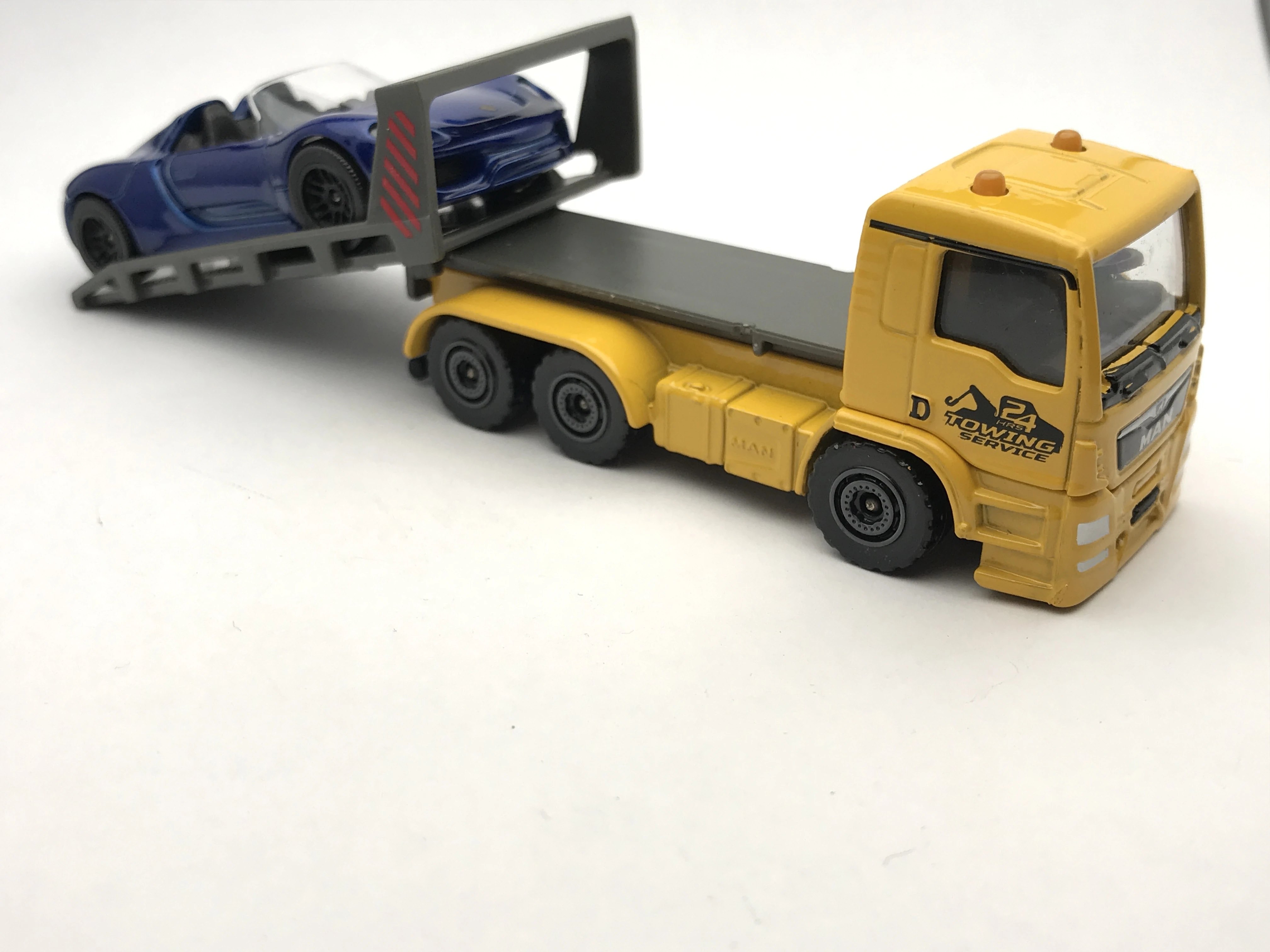 Majorette Tow Truck 164th NEW on card Toys Push & Pull Toys etna.com.pe
