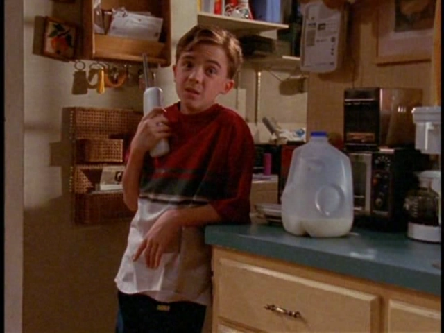 Red Dress/Apariciones | Malcolm Wiki | Fandom