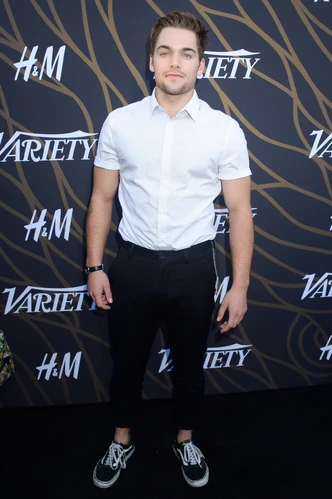 Dylan Sprayberry | Miss Artistas Perfectos Movies Wiki | Fandom