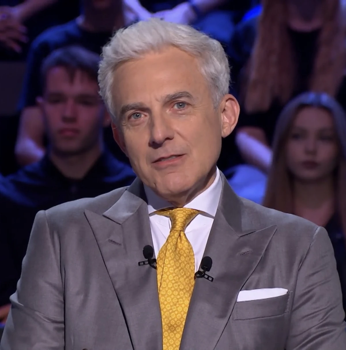WWTBAM Series 26 (Poland) Episode 790 Outfit and Tie | Marcel Wiki | Fandom