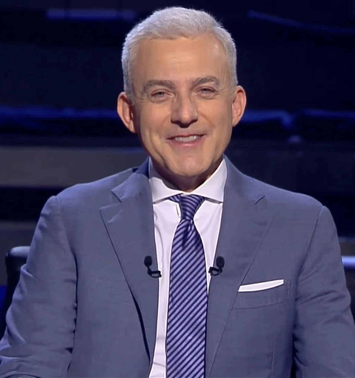 WWTBAM Series 29 (Poland) Episode 937 Outfit and Tie | Marcel Wiki | Fandom