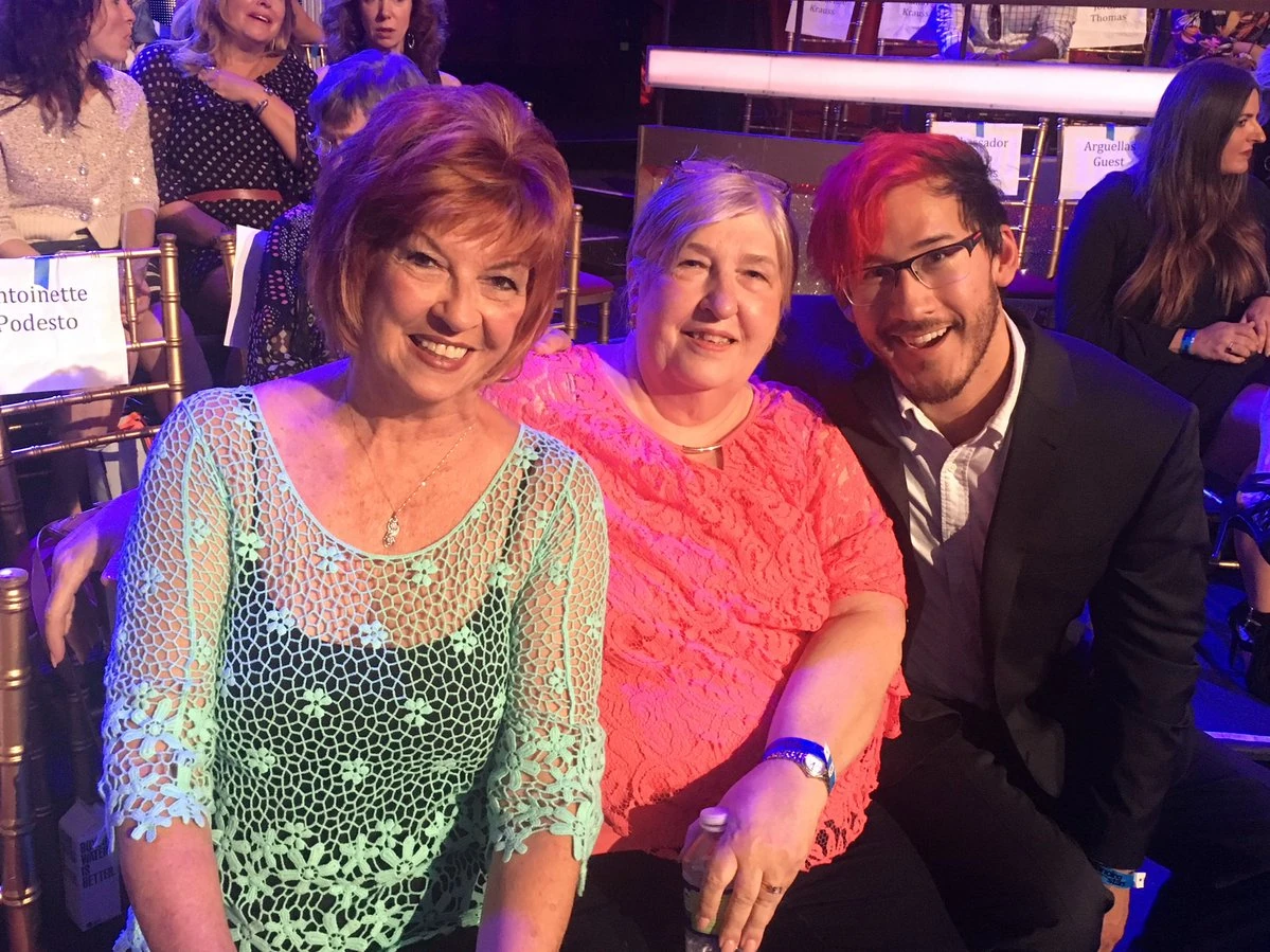 Dee Fischbach | Markiplier Wiki | Fandom