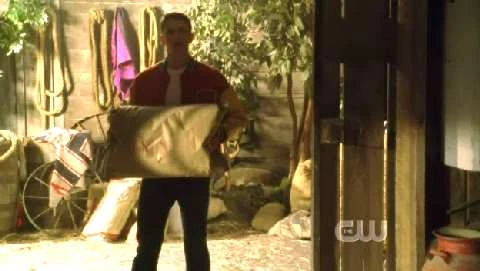 Clark Kent (Smallville: Apocalypse)/Gallery | DC Database | Fandom