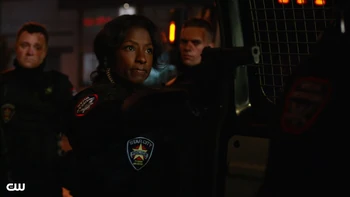 Liza Warner (Arrowverse) | DC Database | Fandom