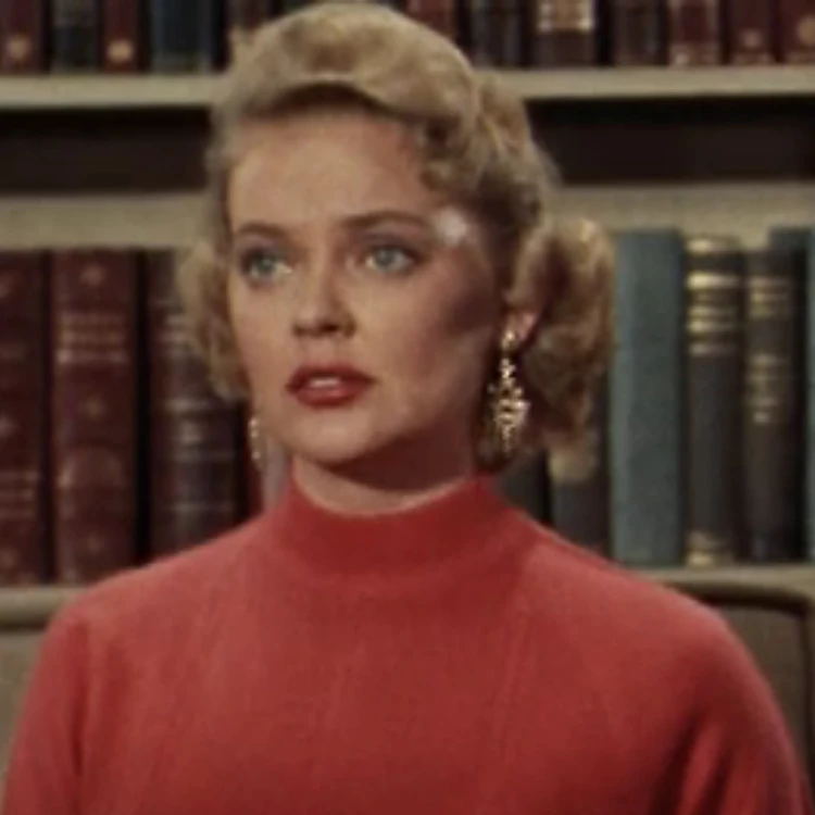 Lyn Thomas | DC Database | Fandom