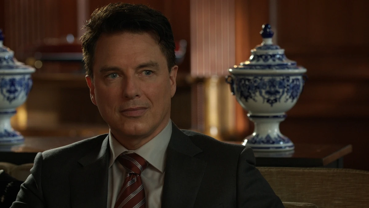 Malcolm Merlyn (Arrowverse: Earth-2) | DC Database | Fandom