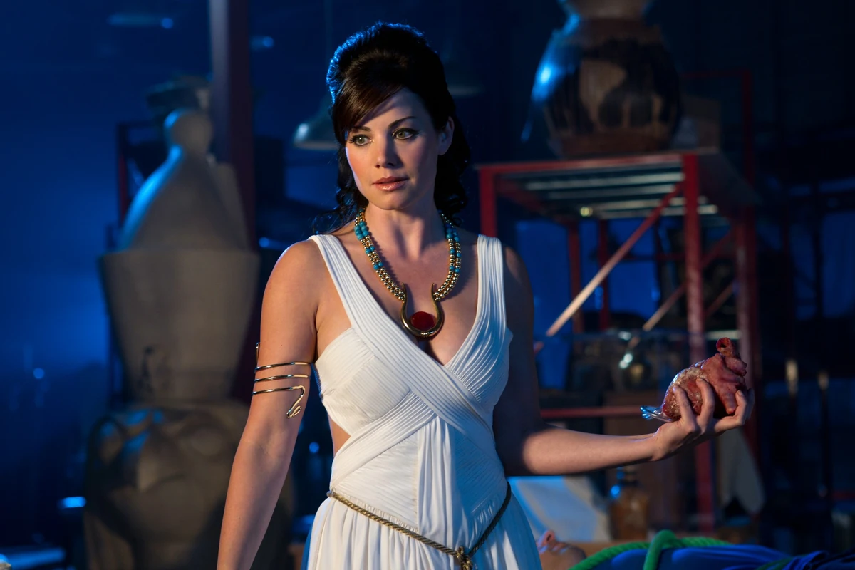 Isis (Smallville) | DC Database | Fandom