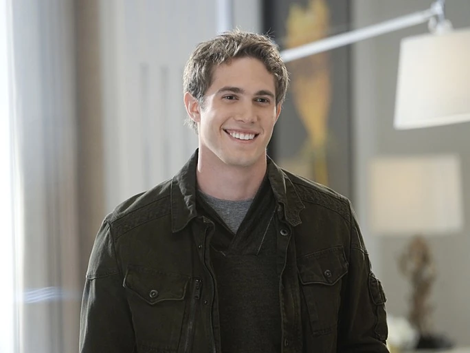 Marcus Bench (Clone) (Earth-4026) | Comic Crossroads | Fandom