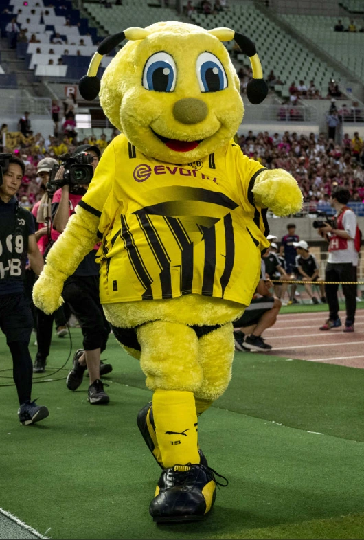 EMMA the Bee | Mascotpedia | Fandom