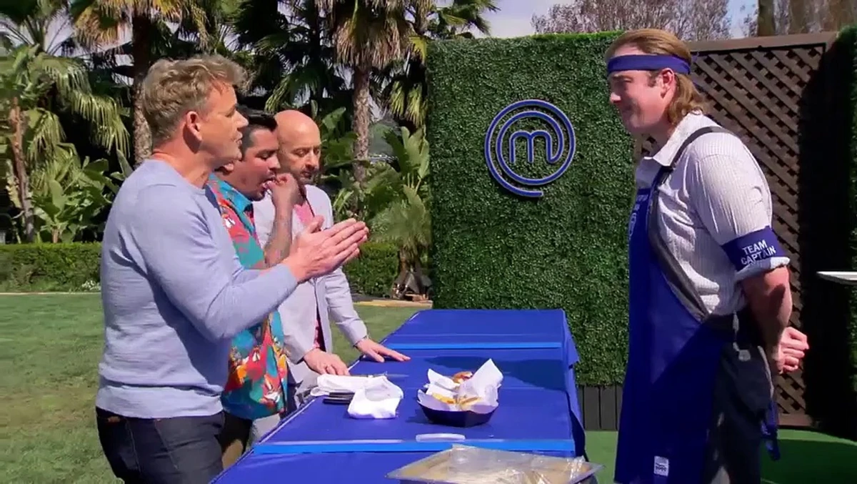 Episode 1004 (U.S.) - 10th Season Pool Party! | MasterChef Wiki | Fandom