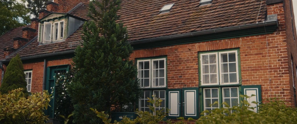 Bell House | Maxton Hall Wiki | Fandom