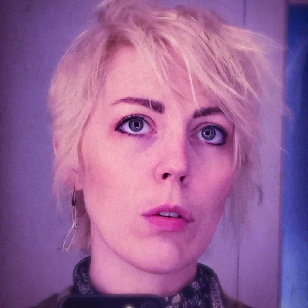 Teylor Smirl | My Brother, My Brother and Me Wiki | Fandom