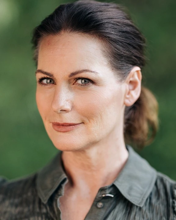 Lisa Chappell | McLeod's Daughters Wiki | Fandom