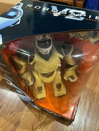 Robosapien V2 | Max Design Pro Fanon Wiki | Fandom