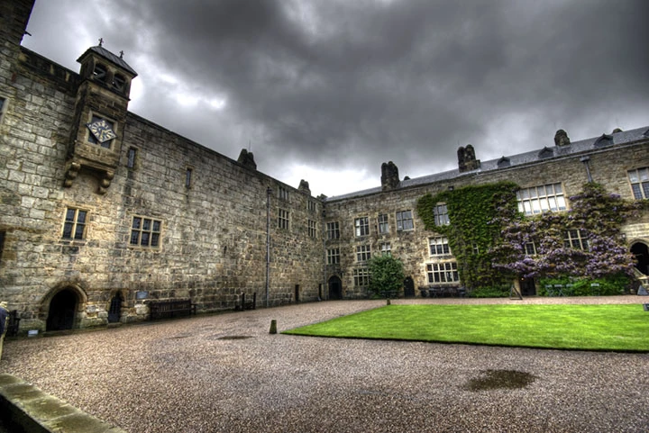 Courtyard | Medieval Wiki | Fandom