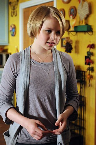 Ariel DuBois | Medium Wiki | Fandom