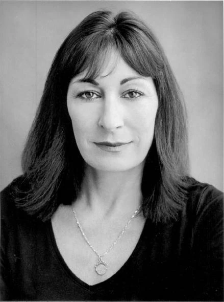 Anjelica Huston | Medium Wiki | Fandom