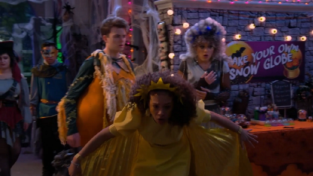 Disney Channel The Villains Of Valley View Havoc-Ween Promo, 53% OFF