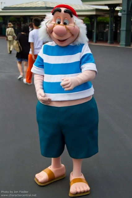 Mr. Smee Costumes Through the Years | Meet the Heroes Wiki | Fandom