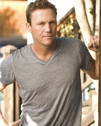 Leo Wyatt | Mega Charmed Series Wiki | Fandom