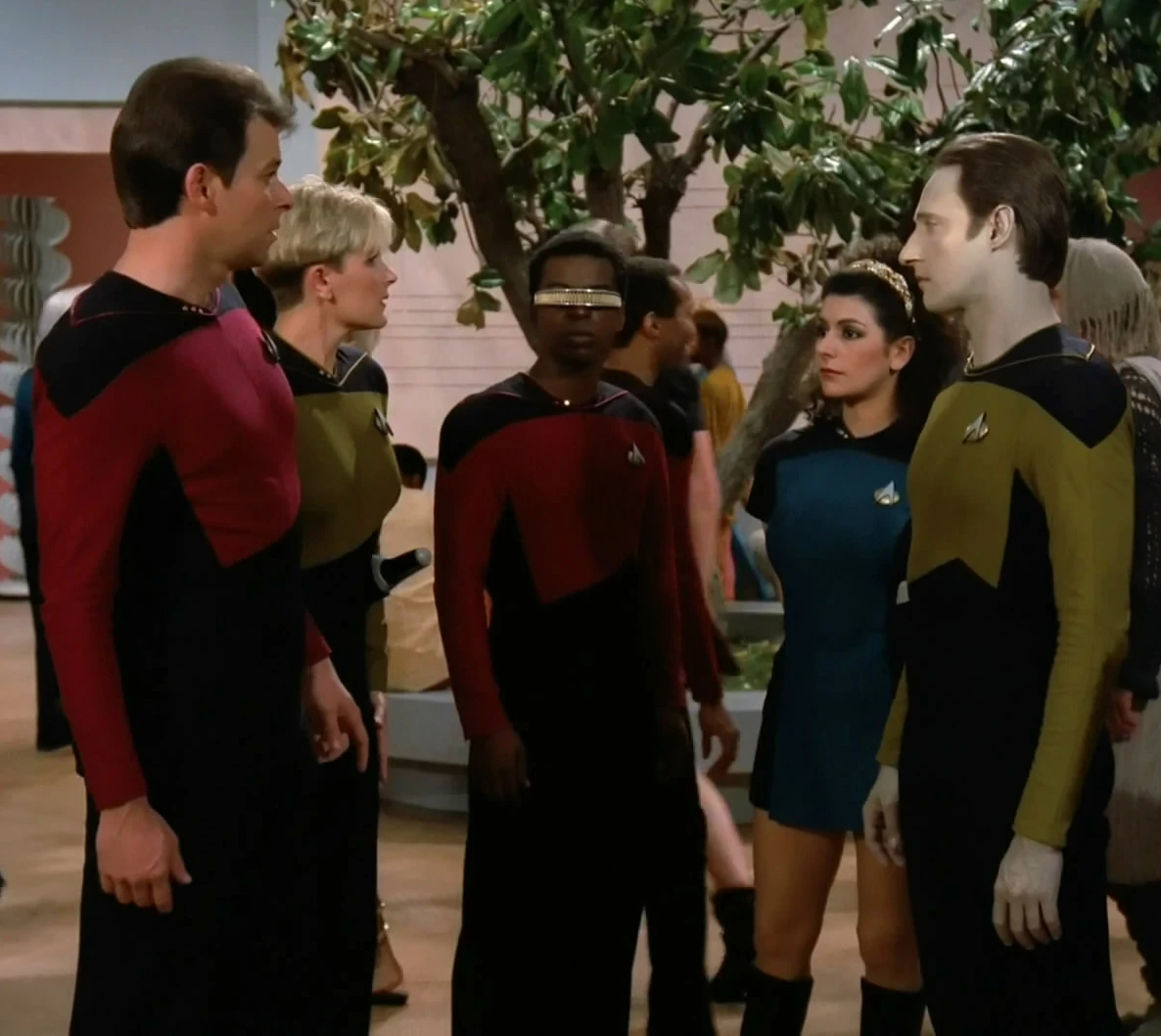 Starfleet uniform (2350s-2370s) | Memory Alpha | Fandom