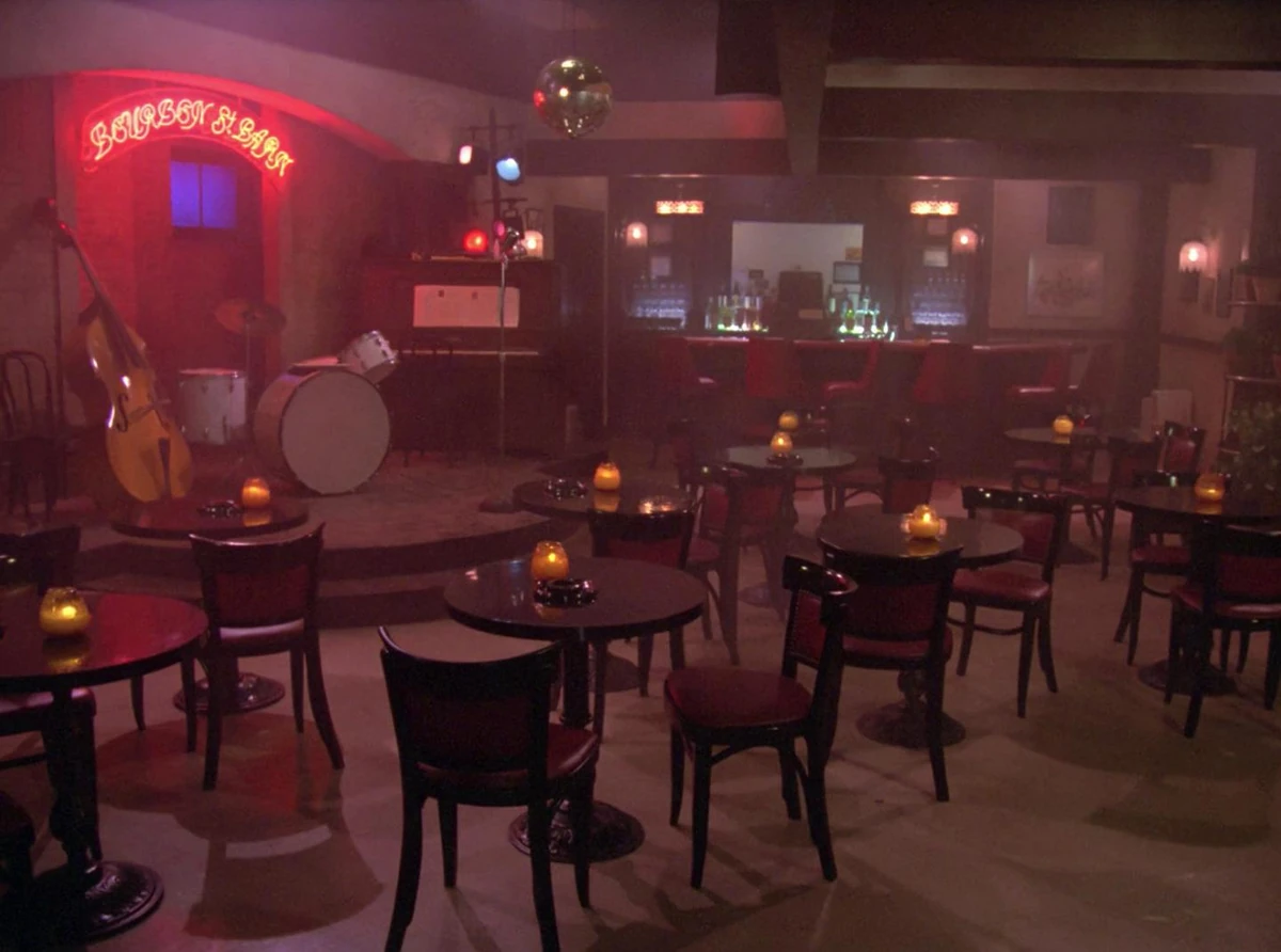 Bourbon Street Bar (Holoprogramm) | Memory Alpha, das Star-Trek-Wiki ...