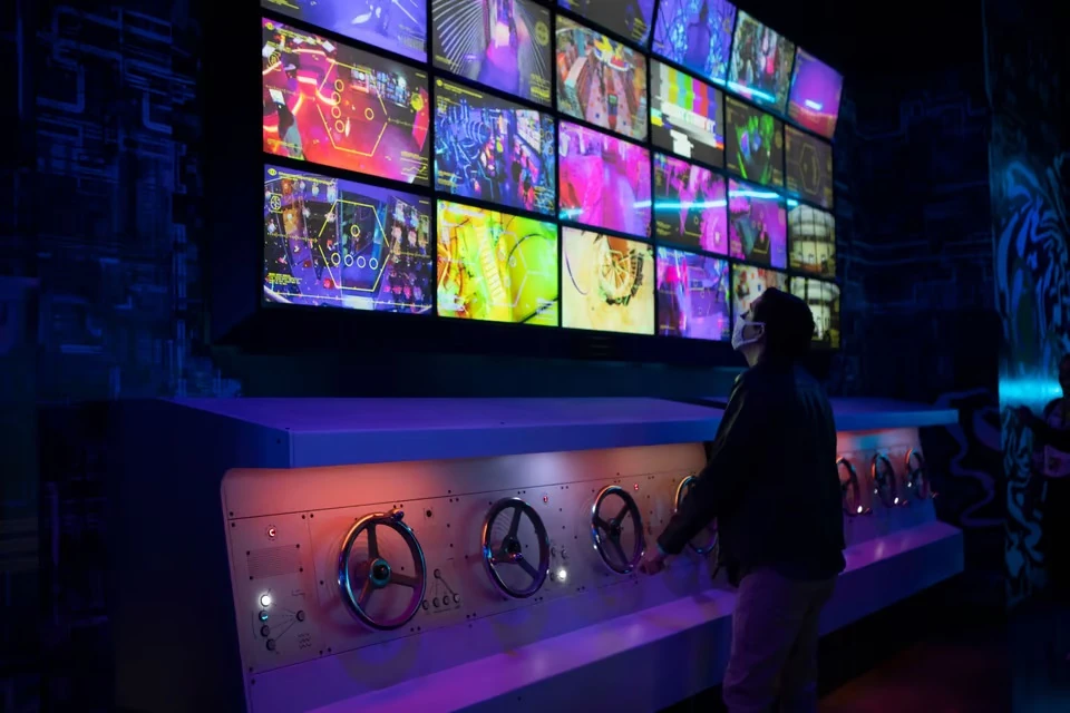 See See Tee Vee | Meow Wolf Wiki | Fandom