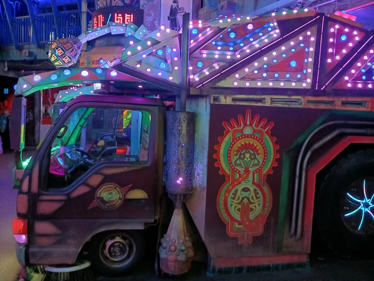 Glitzy Snurtle | Meow Wolf Wiki | Fandom