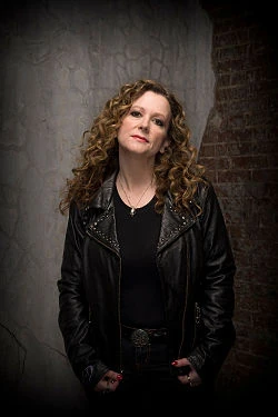Laurell K. Hamilton | Meredith Gentry Wiki | Fandom