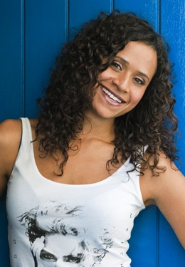 Angel Coulby | Wiki Merlin | Fandom