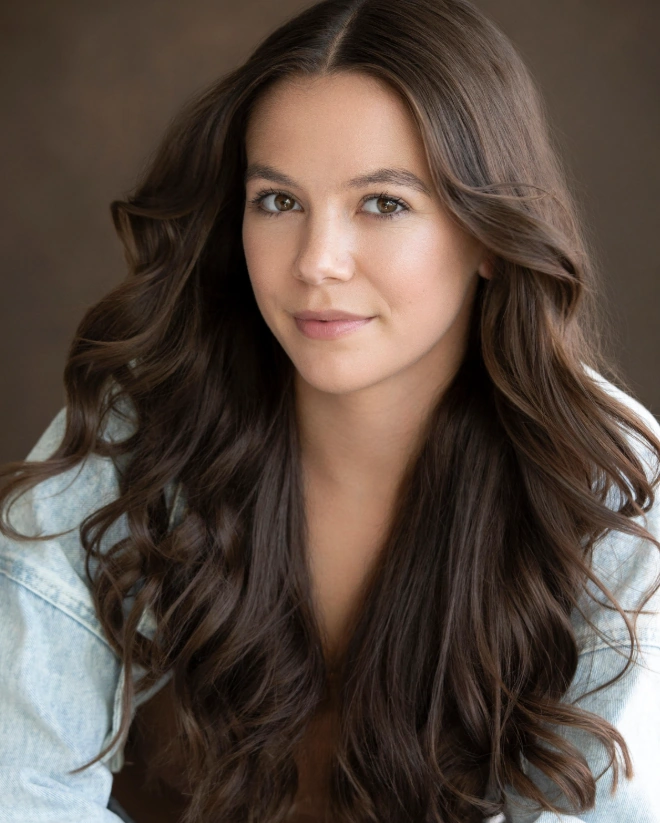 Nicole Amber Farrugia | Mermicorno: Starfall Wiki | Fandom