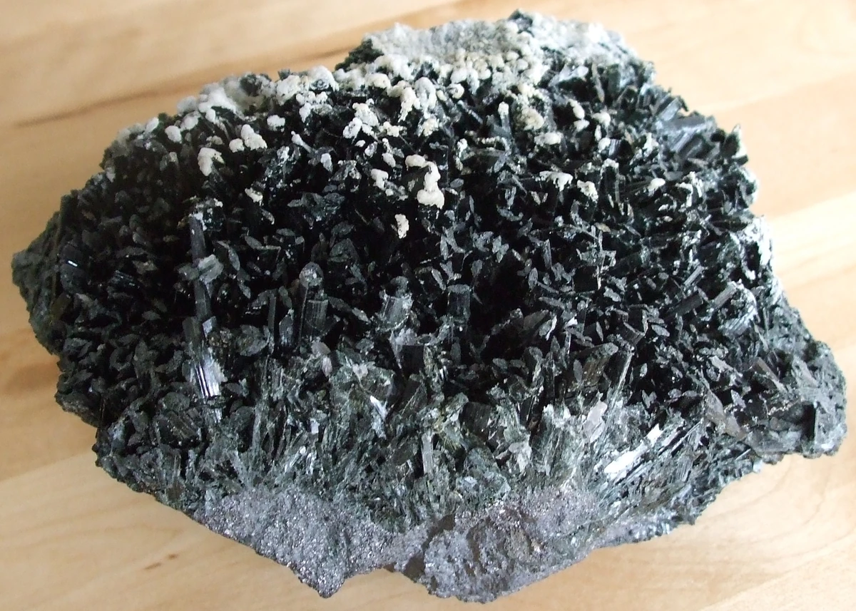 Hedenbergite | Mes minéraux Wiki | Fandom