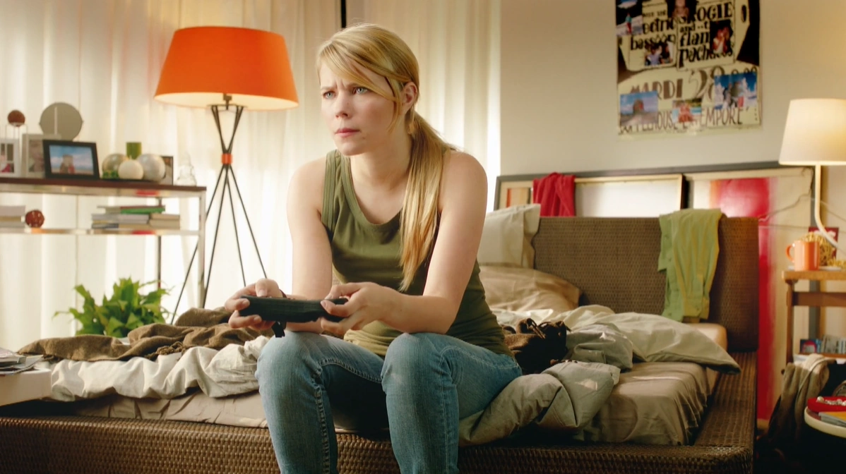 She's cutting throats | Wikitroid | Fandom