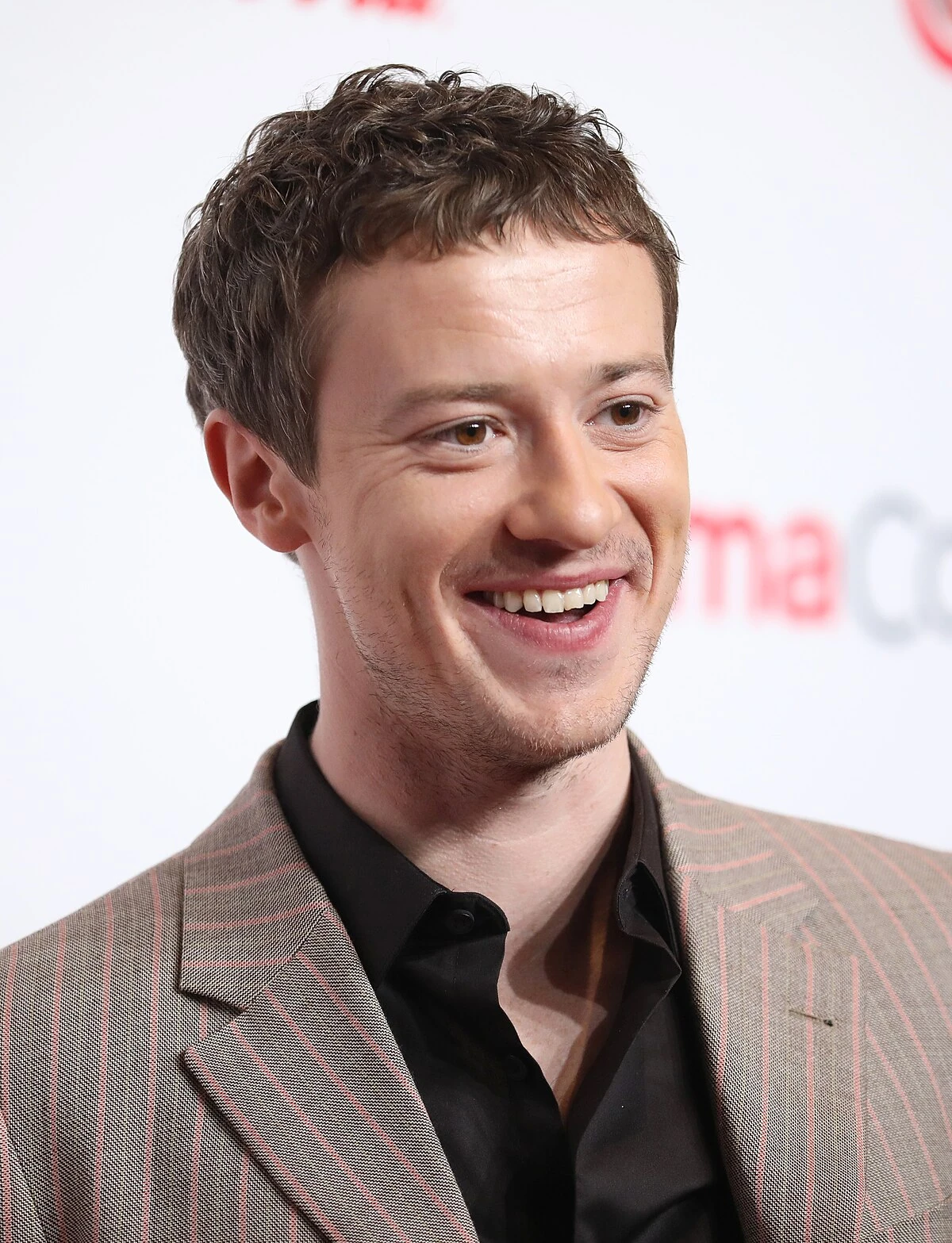 Joseph Quinn | Wiki Meu Universo de Filmes & Séries | Fandom