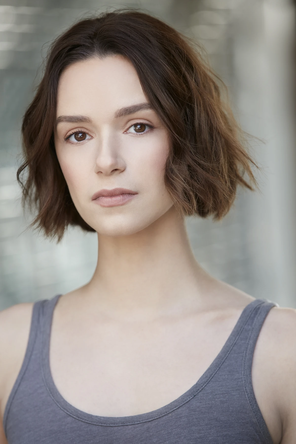 Alex Essoe | Midnight Mass Wiki | Fandom