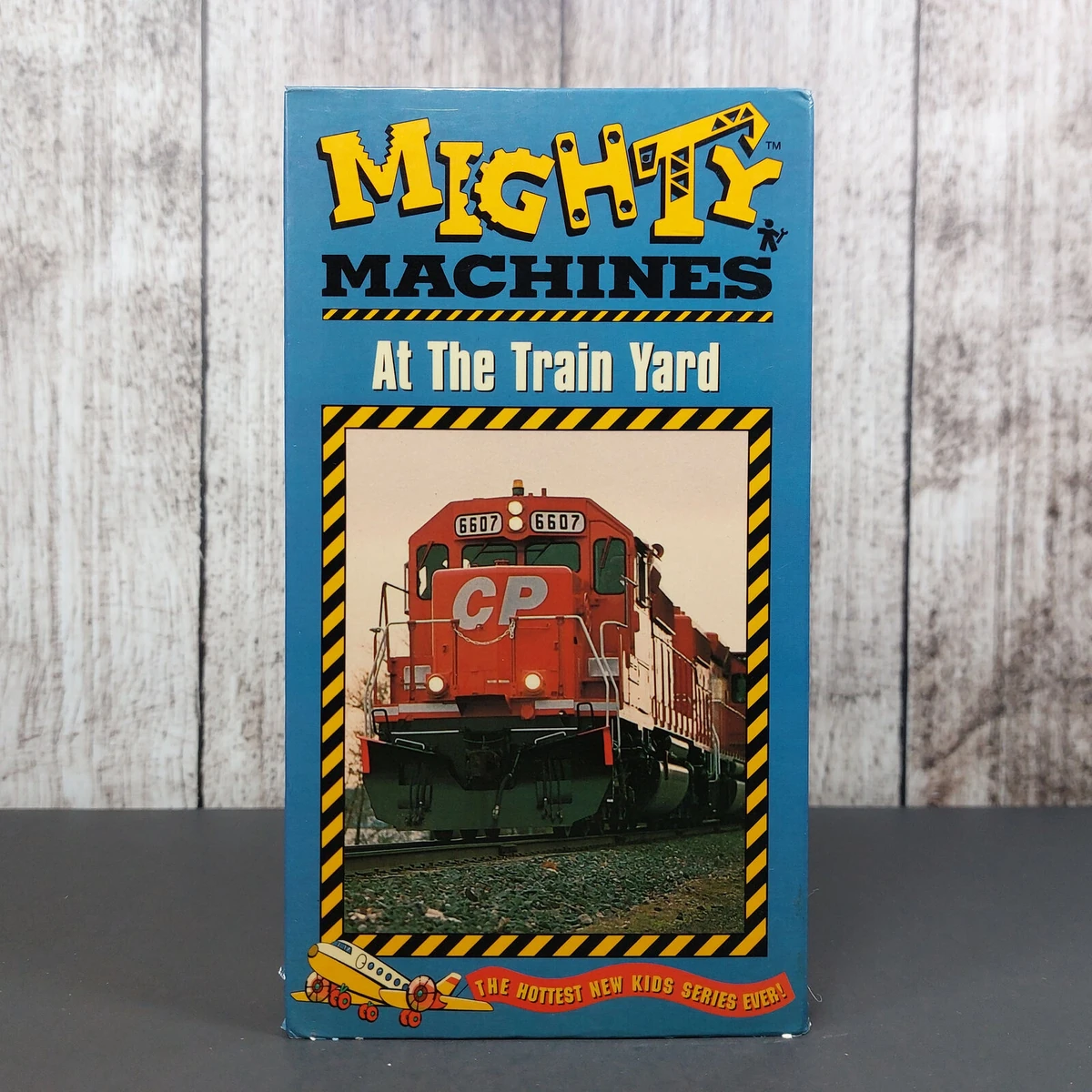 At the Train Yard! | Mighty Machines Wikia | Fandom