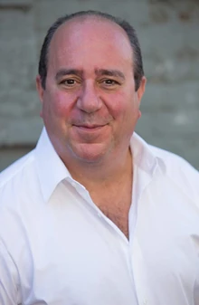 Louis Mustillo | Mike and Molly Wiki | Fandom