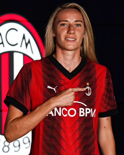 Julie Piga | Milan Wiki | Fandom