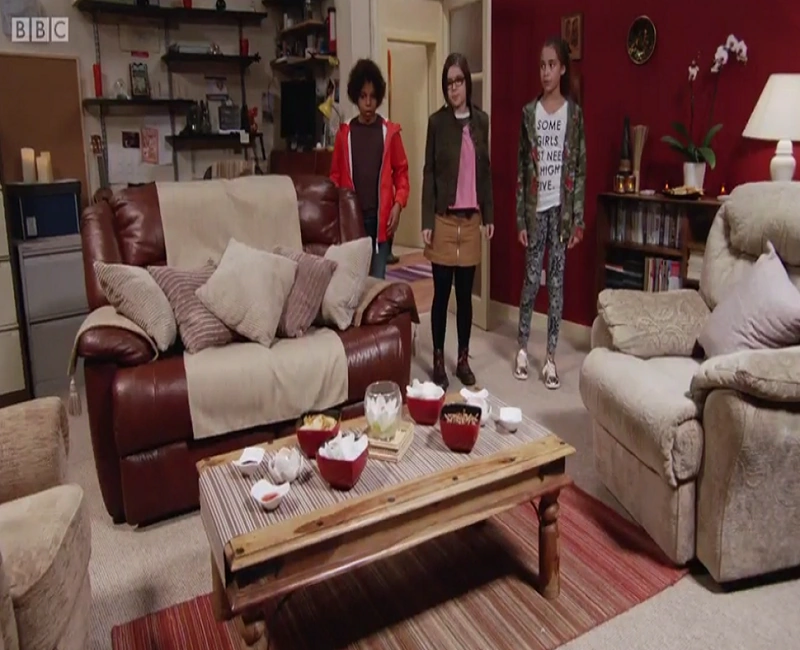 Mum v Mum | Millie Inbetween Wikia | Fandom