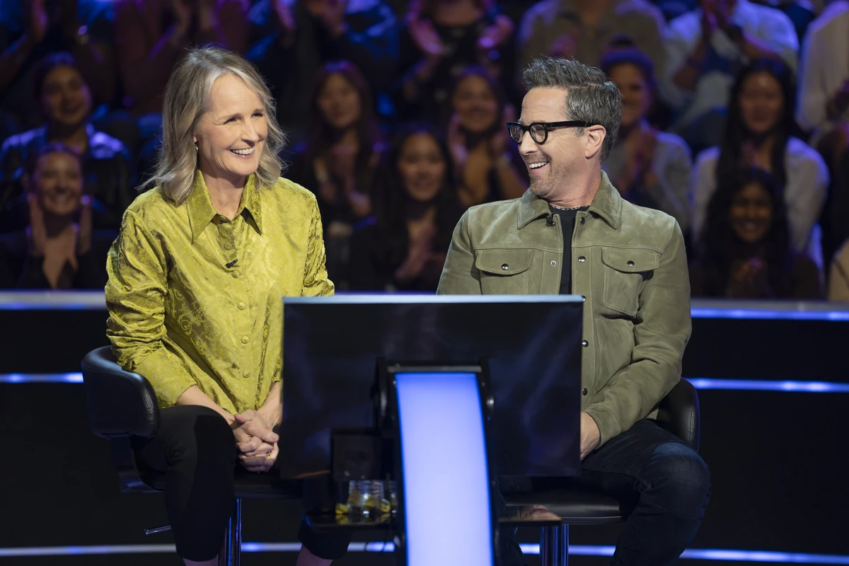 Helen Hunt and Dan Bucatinsky | Who Wants To Be A Millionaire Wiki | Fandom