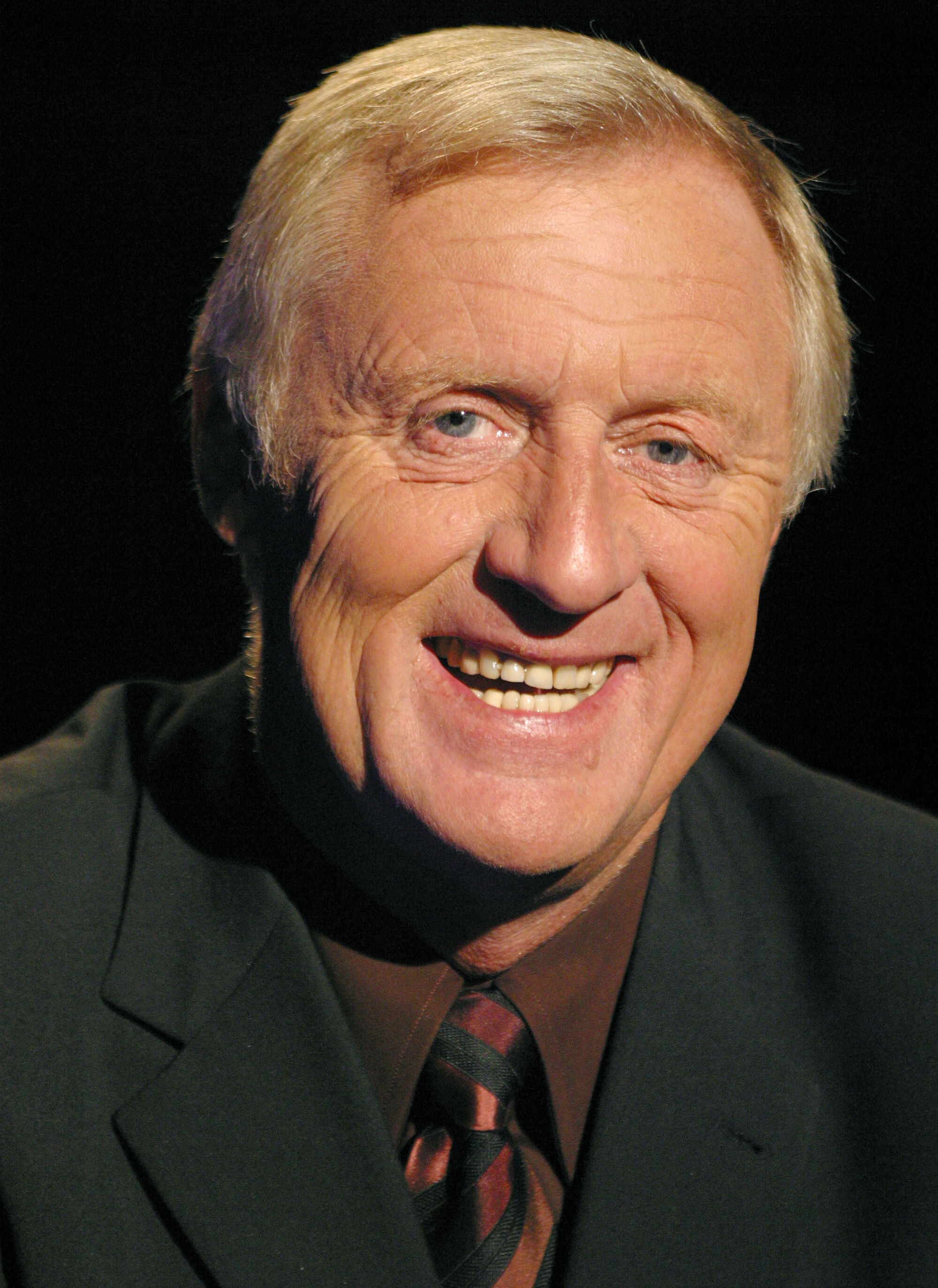 Chris Tarrant | Who Wants To Be A Millionaire Wiki | Fandom