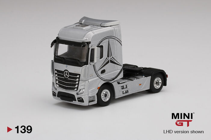 Mercedes-Benz Actros Black w/ Black Mercedes Logo | MINI GT Mercedes-Benz Actros Black w/ Black Mercedes Logo | MINI GT