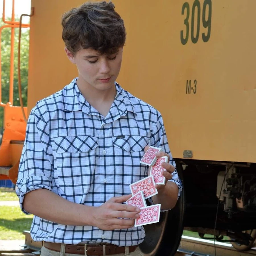 Josh Tully | Minitubia | Fandom