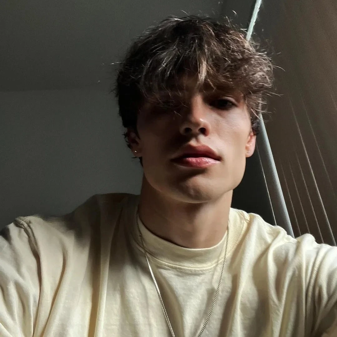 Maroon Arne Acker | Mischief and Magic RP-wiki | Fandom