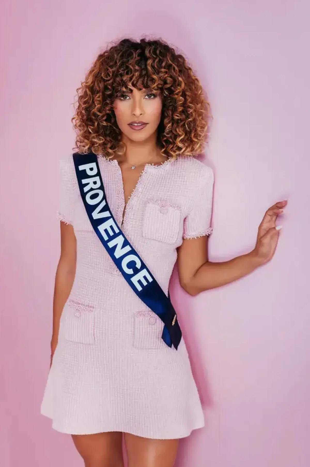 Julie Zitouni | Misspédia | Fandom
