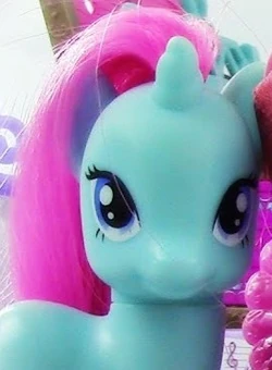 Snowcatcher (Just Different) | Mlpstopmotion Wiki | Fandom