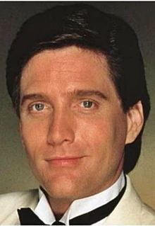 Connor Davis | Moda na sukces Wiki | Fandom