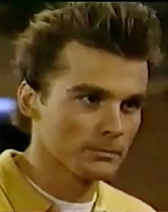 Zach Hamilton | Moda na sukces Wiki | Fandom